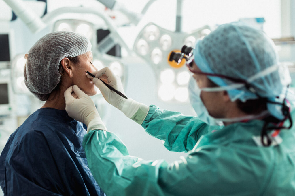 Chirurgien maxillo-facial : Rôle et ses spécialités | Dr Koppe